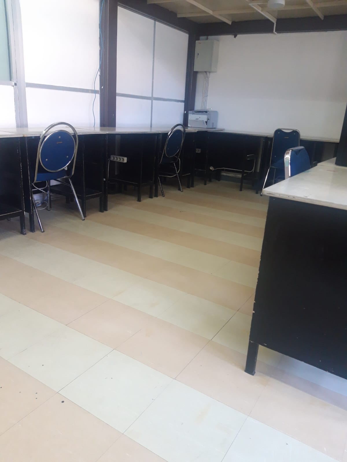 Ruang Laboratorium - Program Studi Meteorologi